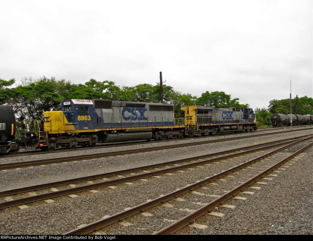 CSX 8863 and 109